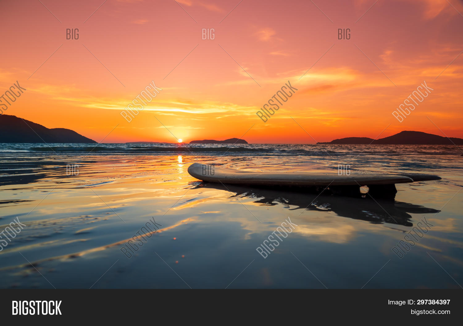 Surfboard On Beach Sea Image & Photo (Free Trial) | Bigstock