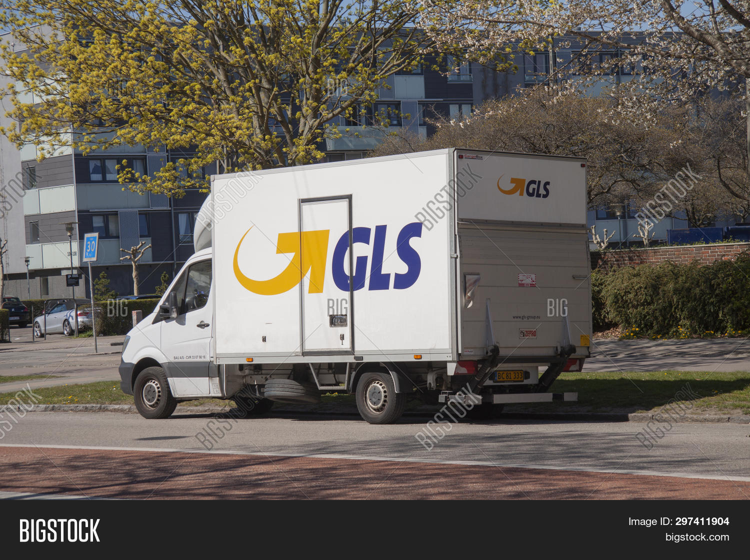 Gls Delivery Van Image & Photo (Free Trial) | Bigstock