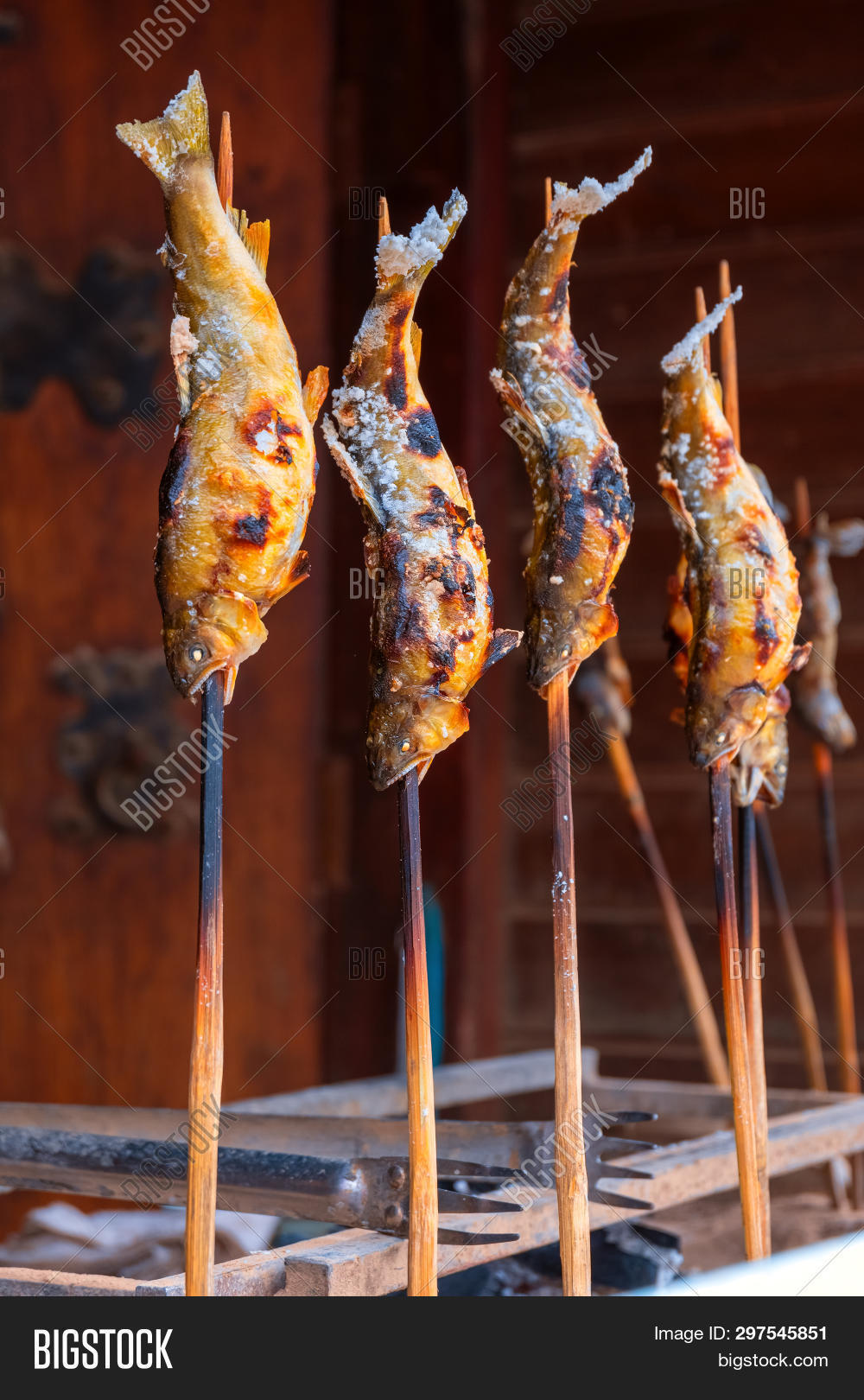 Traditional Japanese Image & Photo (Free Trial) | Bigstock