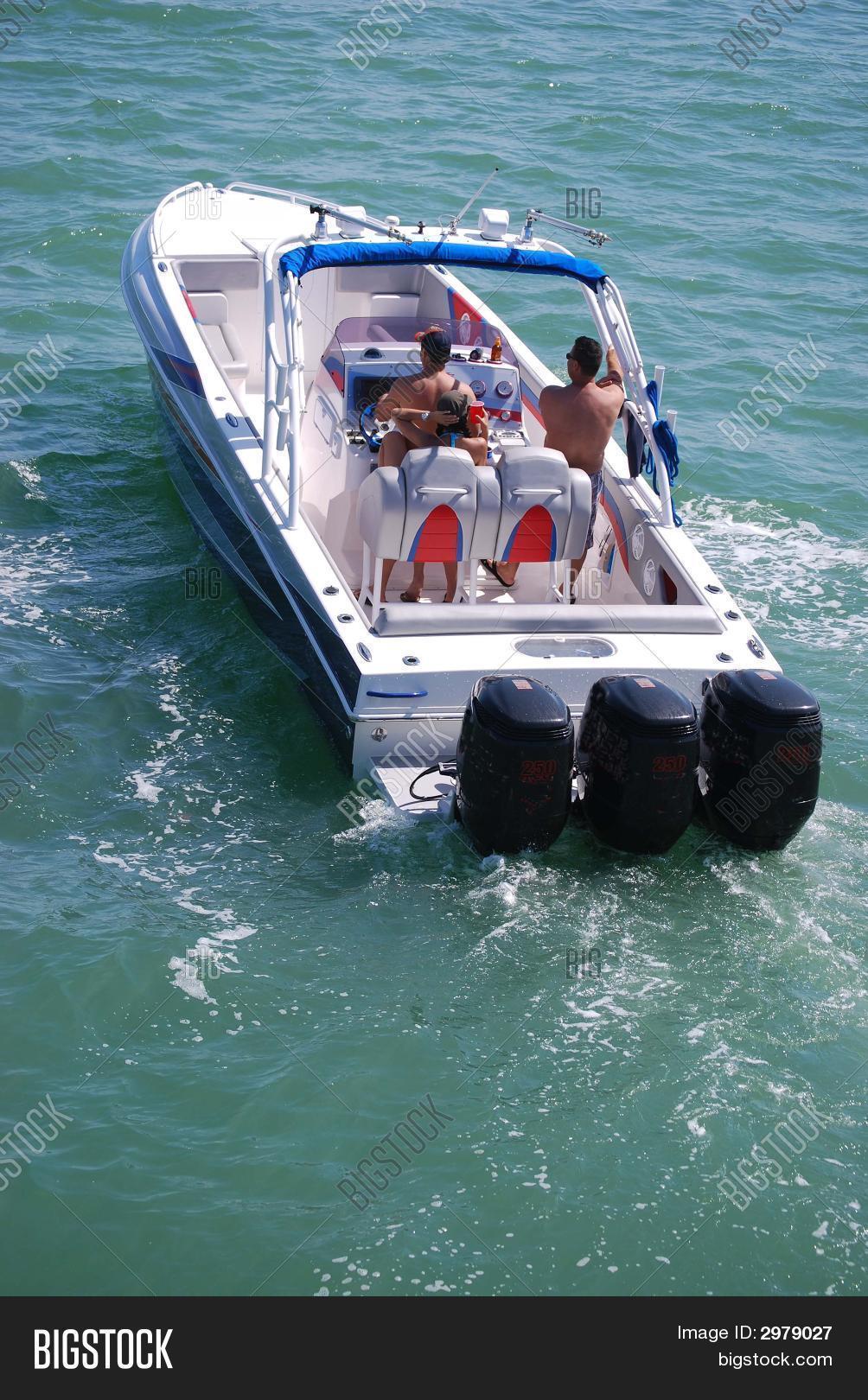 Boat Three Outboard Image & Photo (Free Trial) | Bigstock