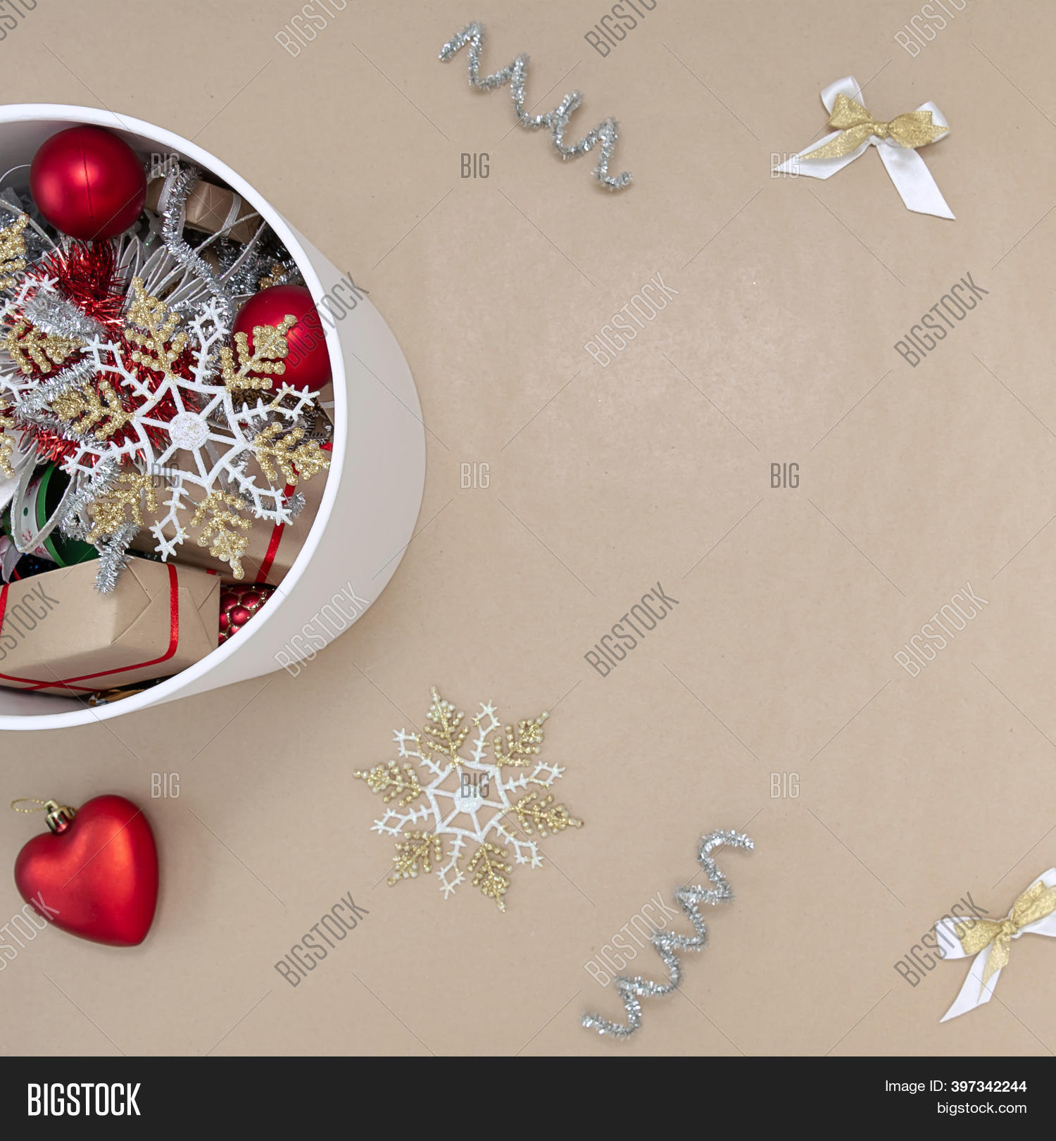 White Round Box Image & Photo (Free Trial) | Bigstock