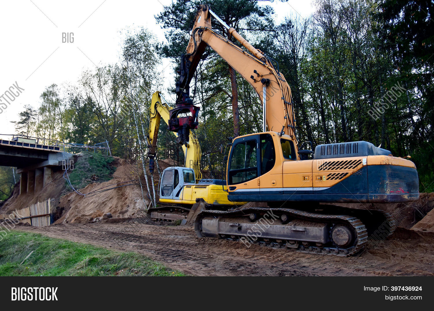 Excavator Drilling Image & Photo (Free Trial) | Bigstock