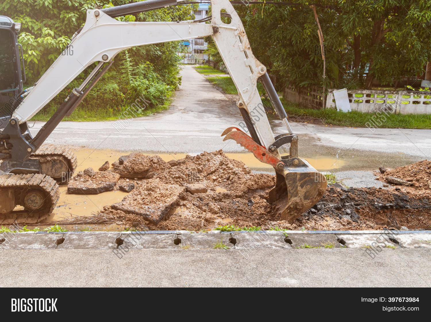 Backhoe Dig Repair Image & Photo (Free Trial) | Bigstock