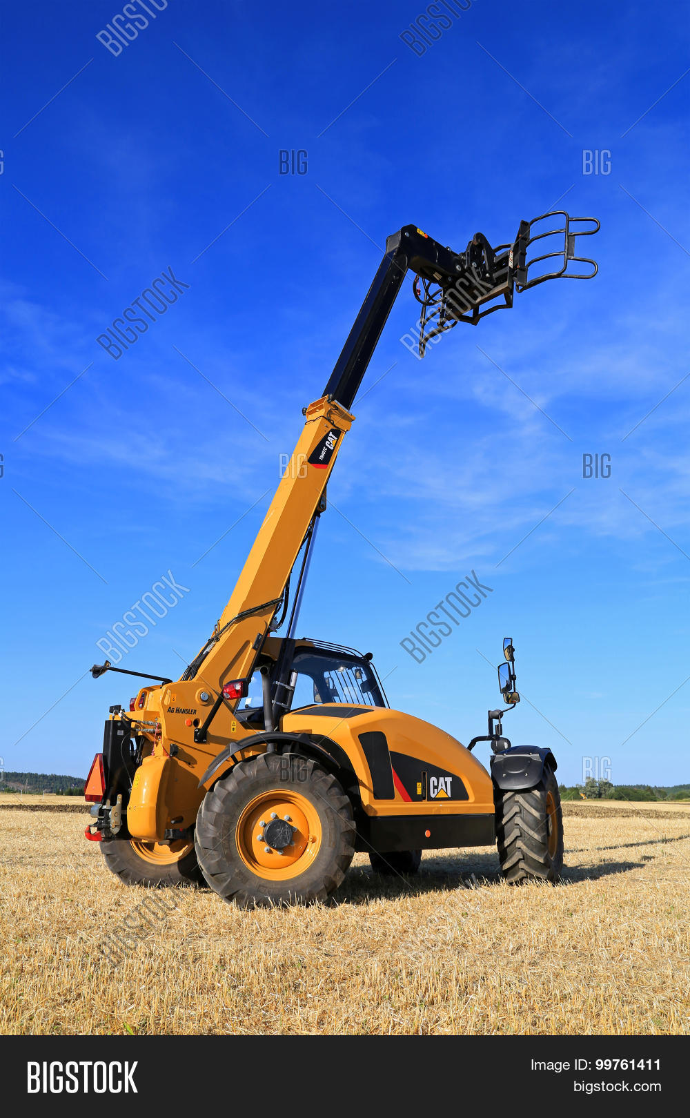 Cat TH407C Telescopic Image & Photo (Free Trial) | Bigstock