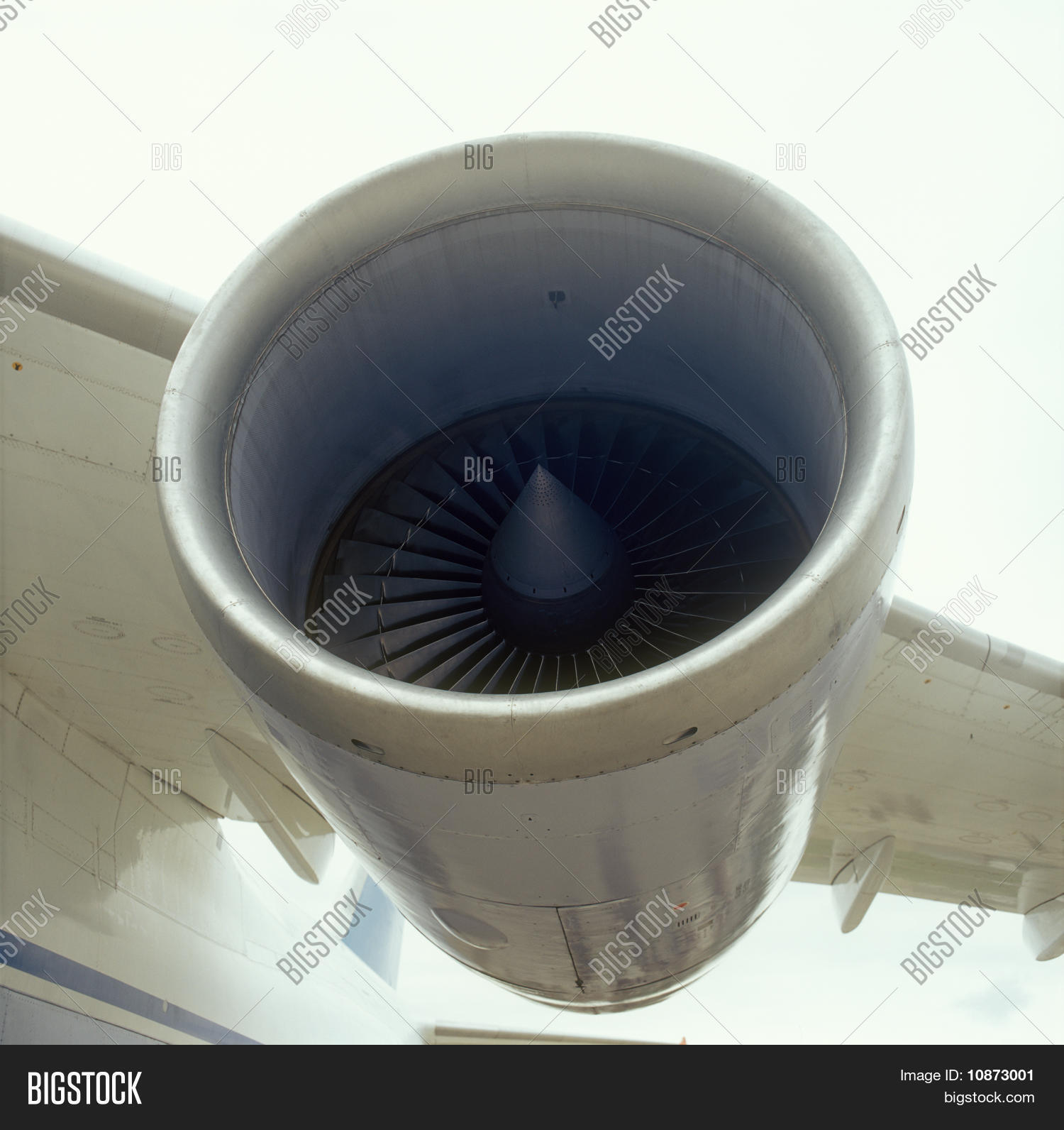 Aircraft Engine Image & Photo (Free Trial) | Bigstock
