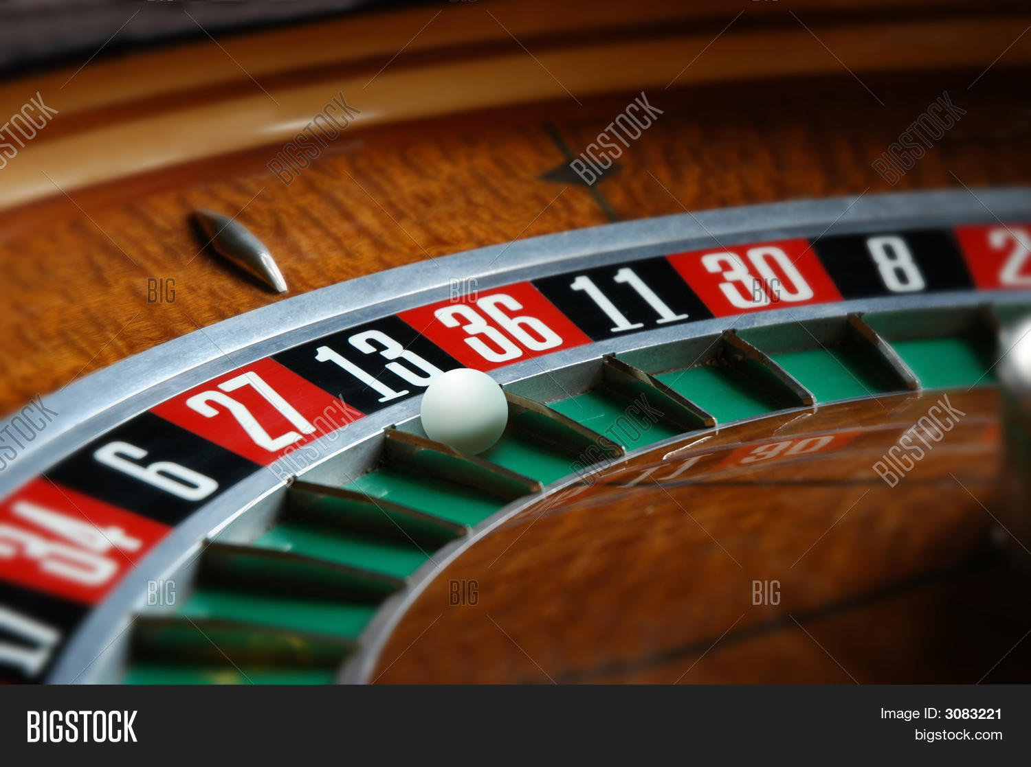 Roulette Wheel Image & Photo (Free Trial) | Bigstock