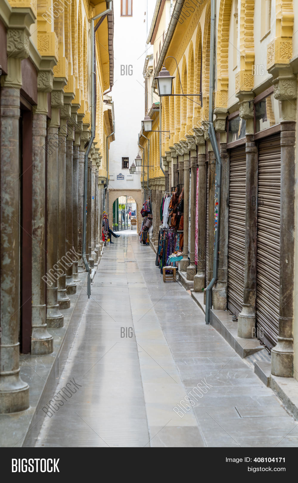 Empty Narrow Image & Photo (Free Trial) | Bigstock