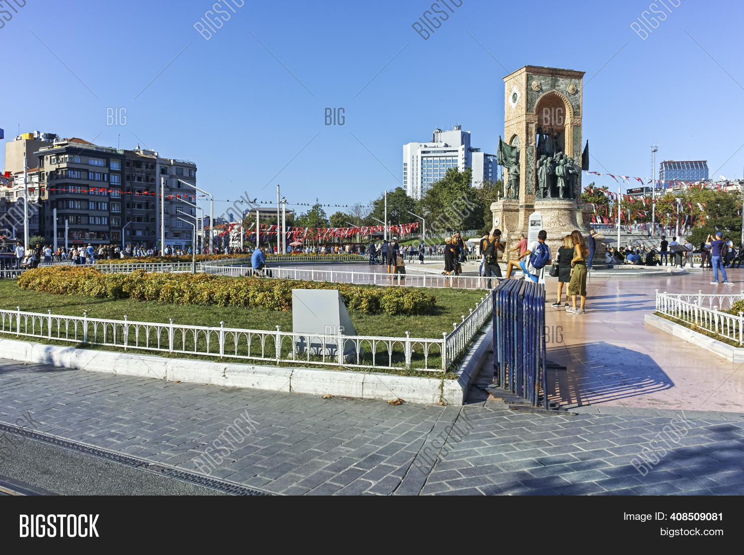 Republic Monument Image & Photo (Free Trial) | Bigstock