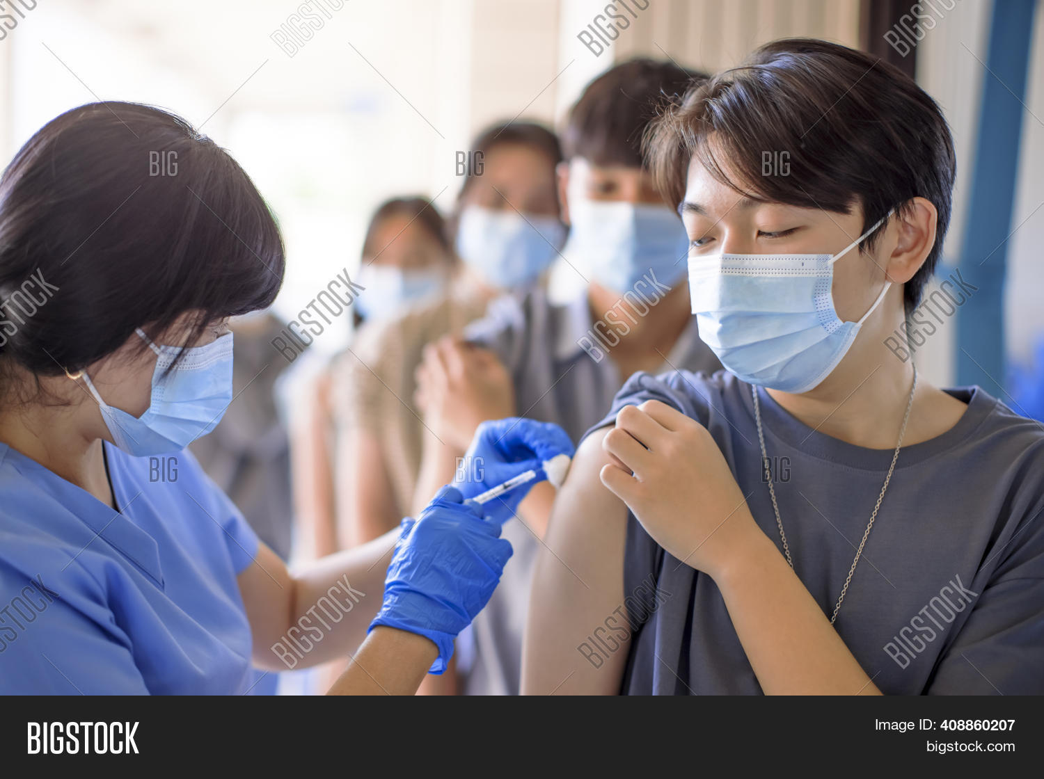 Doctor Injecting Image & Photo (Free Trial) | Bigstock