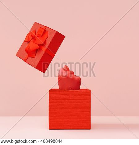 Red Gift Box Open Lid Image & Photo (Free Trial) | Bigstock