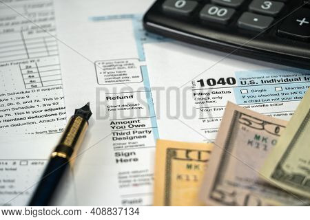Blank Form 1040 U.s. Image & Photo (Free Trial) | Bigstock