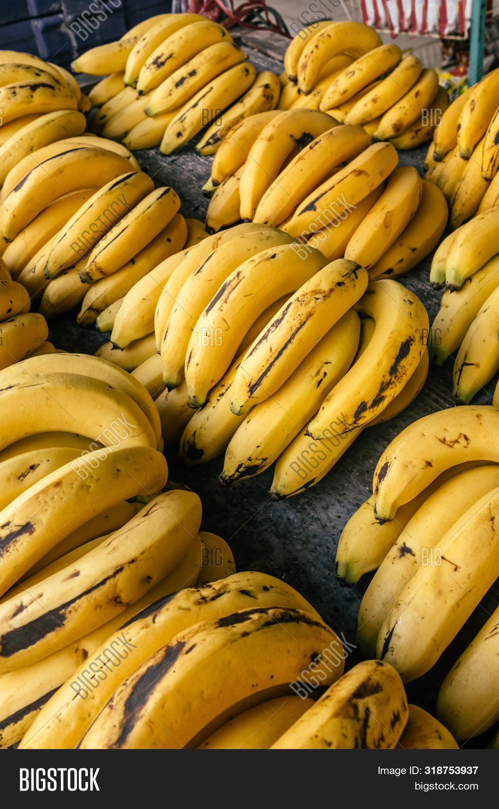 Bunches Ripe Bananas Image & Photo (Free Trial) | Bigstock