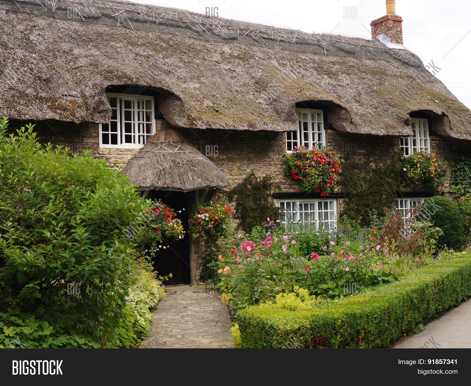 Thatched Cottage Image & Photo (Free Trial) | Bigstock