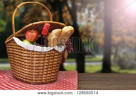 Picnic Basket Food Image & Photo (Free Trial) | Bigstock