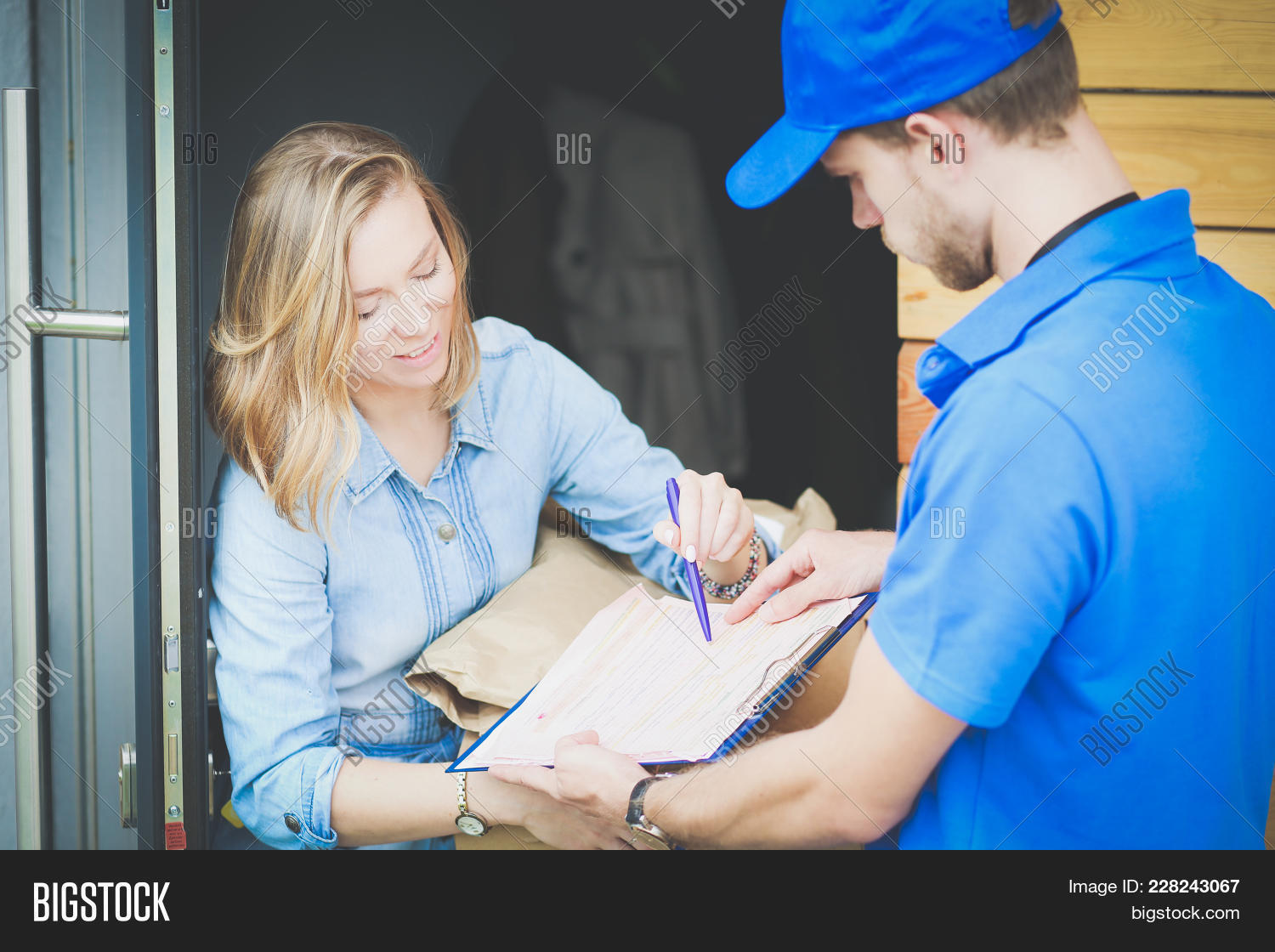 Smiling Delivery Man Image & Photo (Free Trial) | Bigstock
