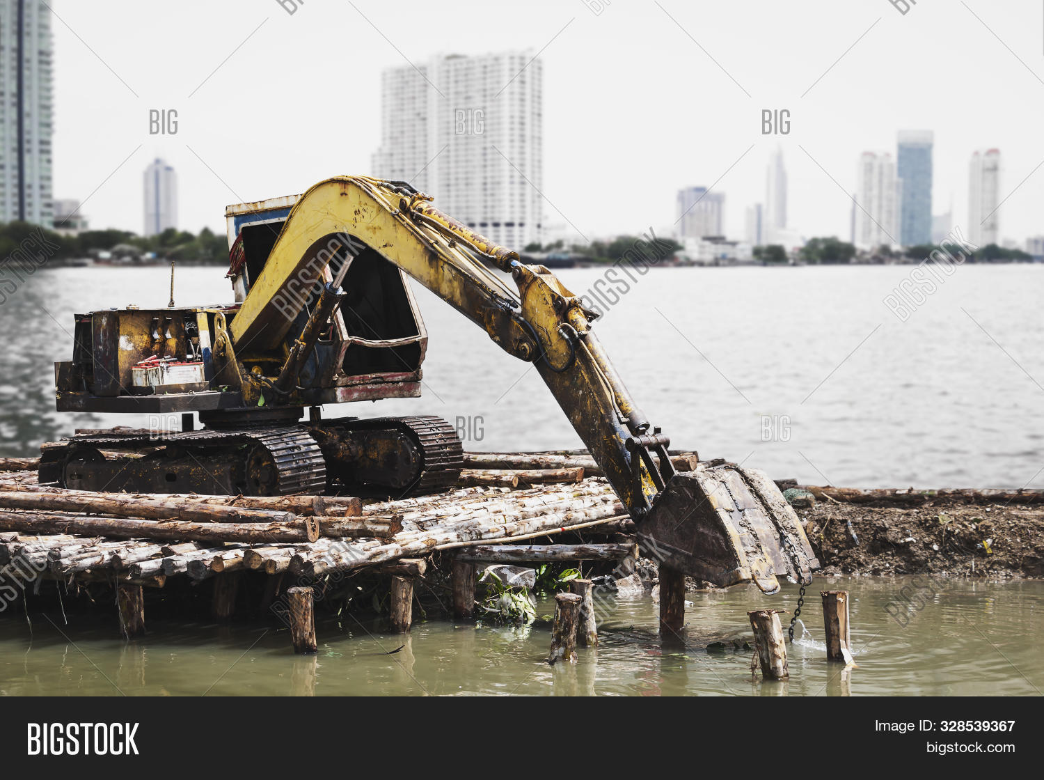 Excavator Digging Image & Photo (Free Trial) | Bigstock