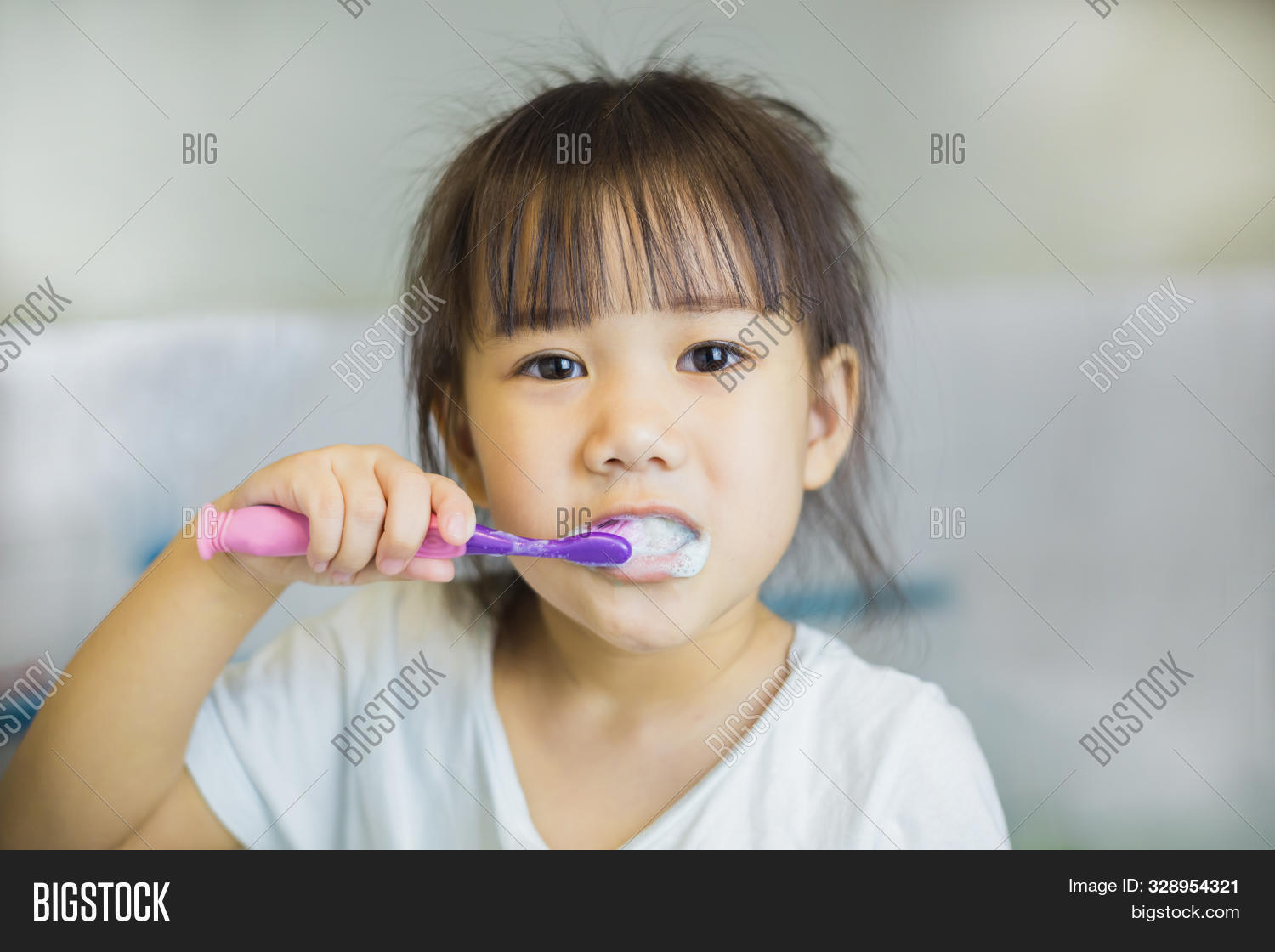 Little Kids Brushing Image & Photo (Free Trial) | Bigstock