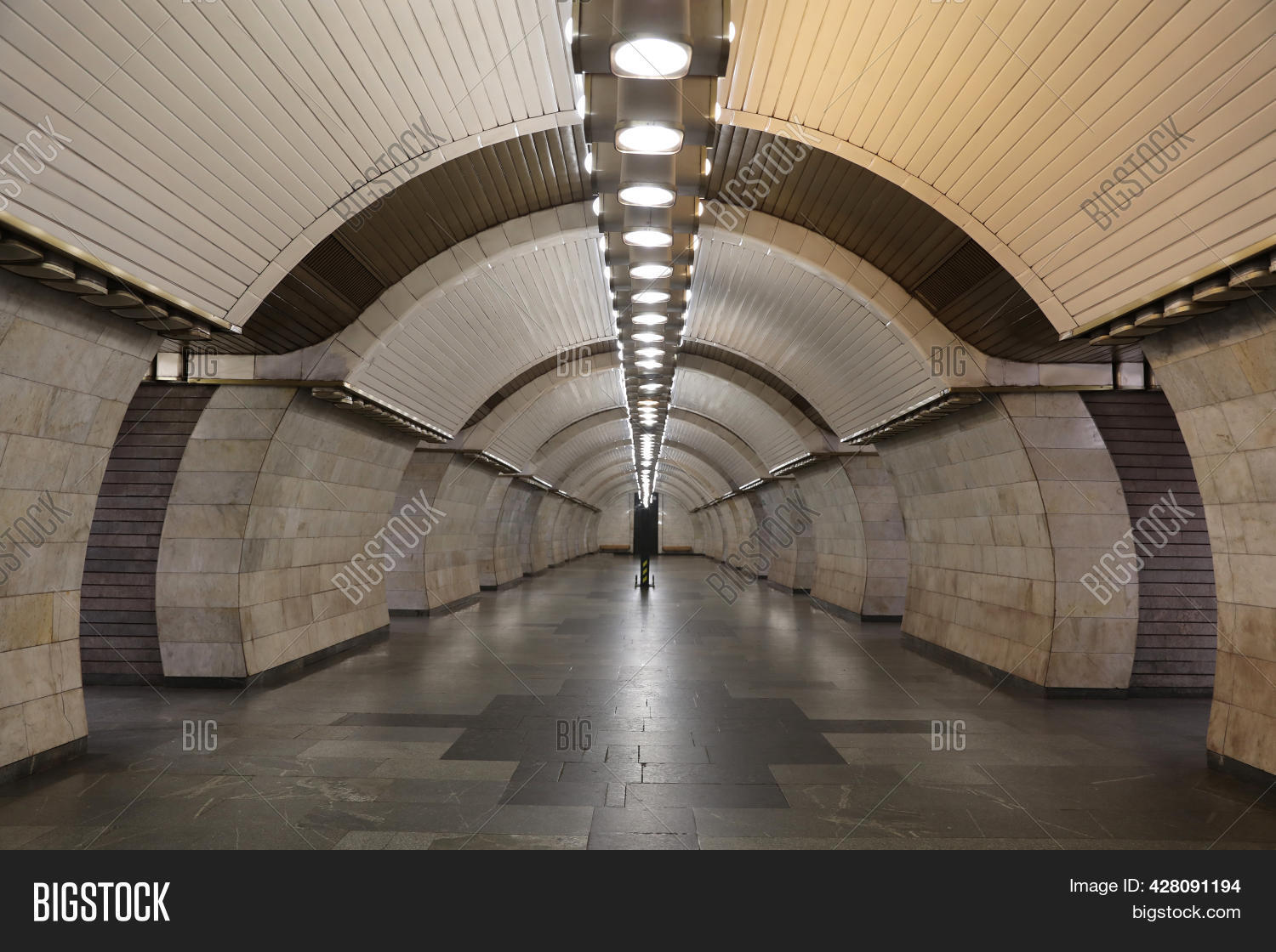 Central Hall Subway Image & Photo (Free Trial) | Bigstock