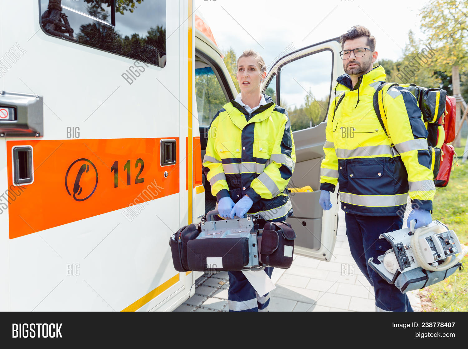 Paramedic Nurse Image & Photo (Free Trial) | Bigstock