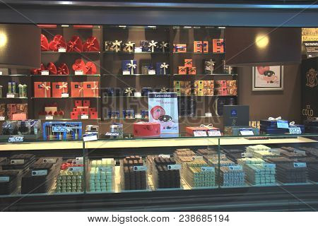 Amsterdam Schiphol Image & Photo (Free Trial) | Bigstock