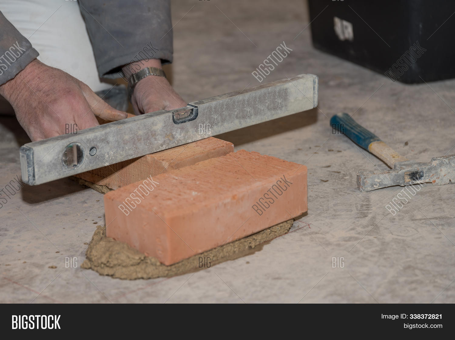 Mason Builds Brick Image & Photo (Free Trial) | Bigstock