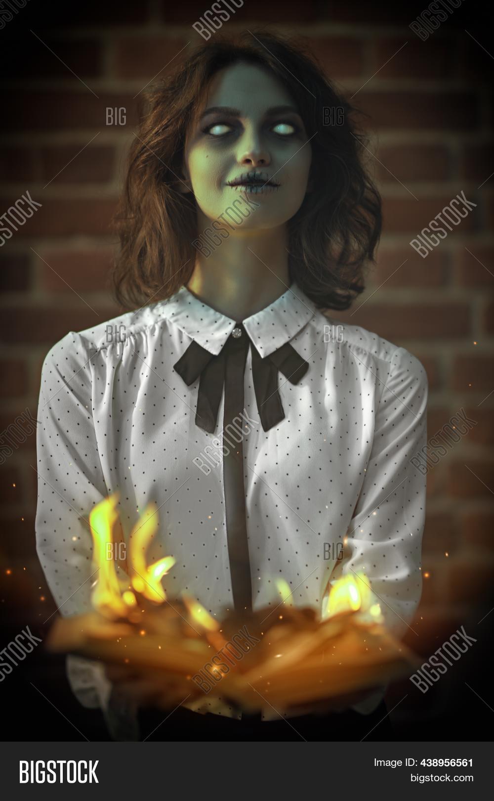 Sinister Ghost Girl Image & Photo (Free Trial) | Bigstock