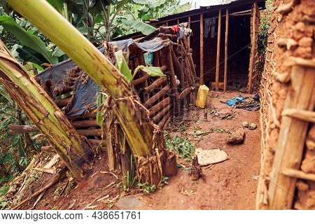 Poor African House Image & Photo (Free Trial) | Bigstock