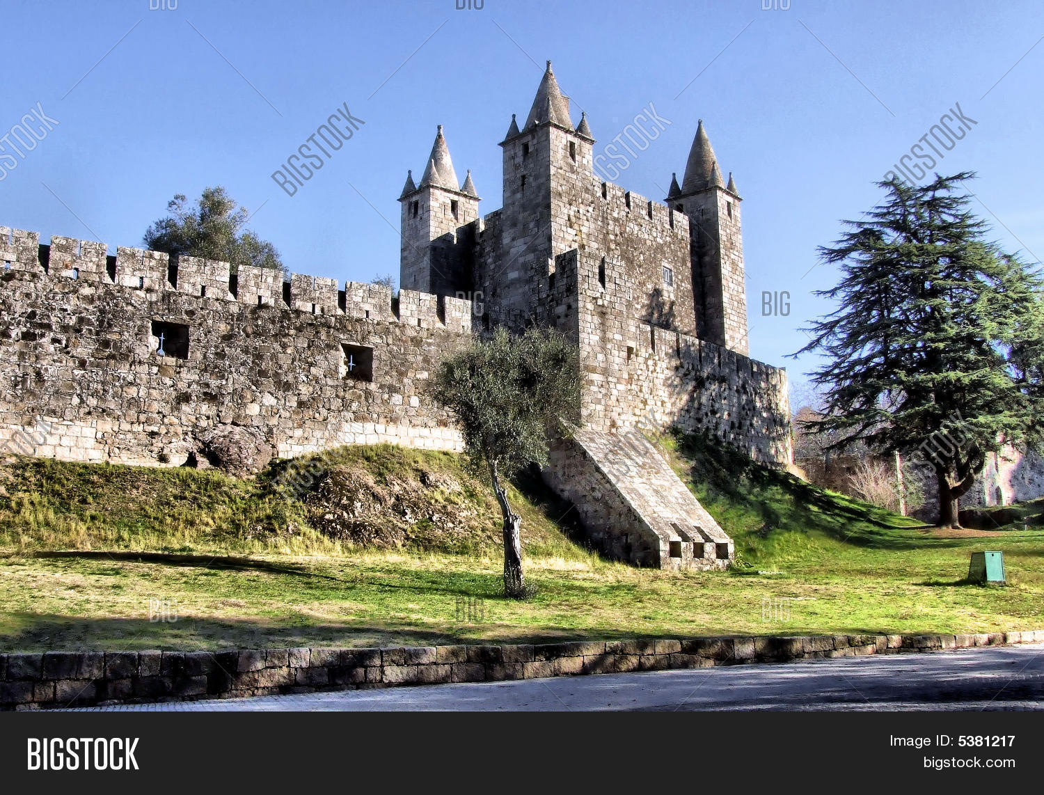 Middle-age Castle Image & Photo (Free Trial) | Bigstock