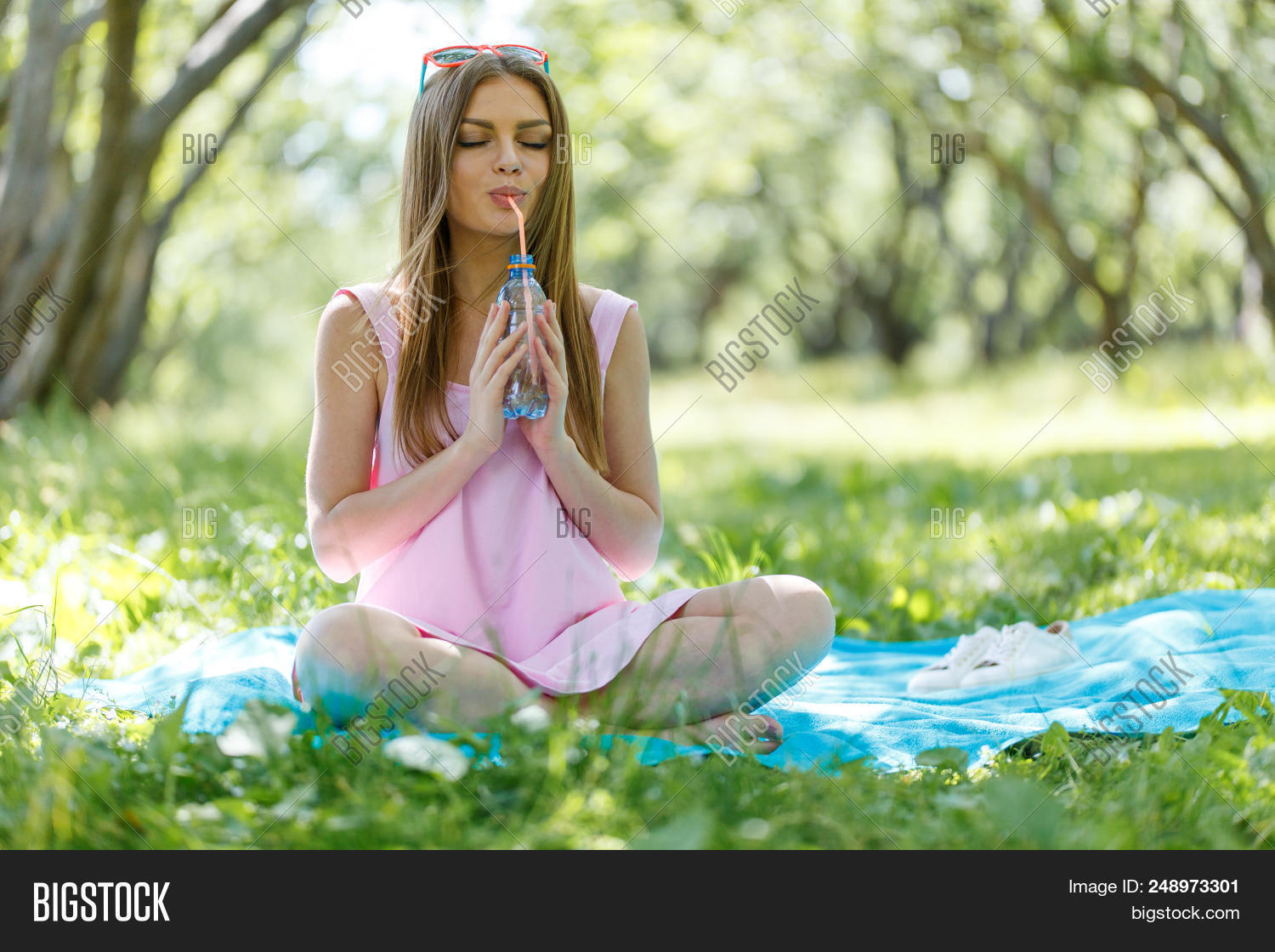 Beautiful Girl Sitting Image & Photo (Free Trial) | Bigstock