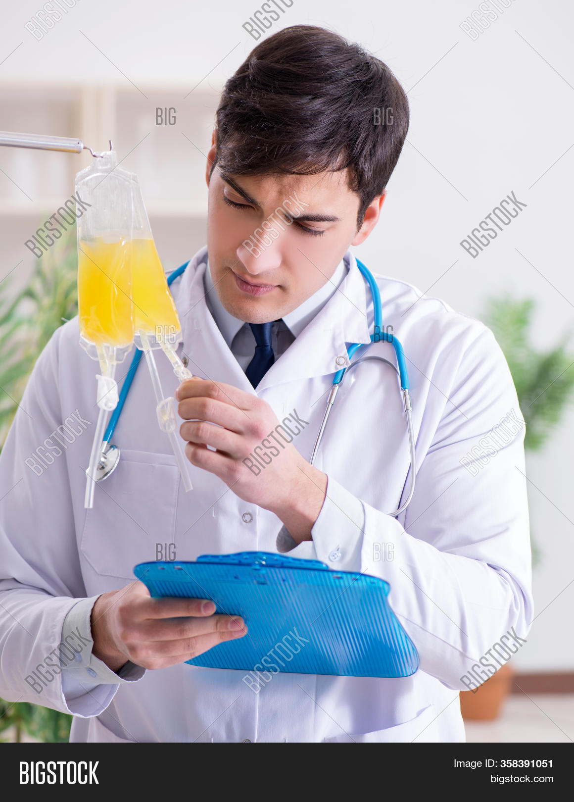 Doctor Bag Blood Image & Photo (Free Trial) | Bigstock