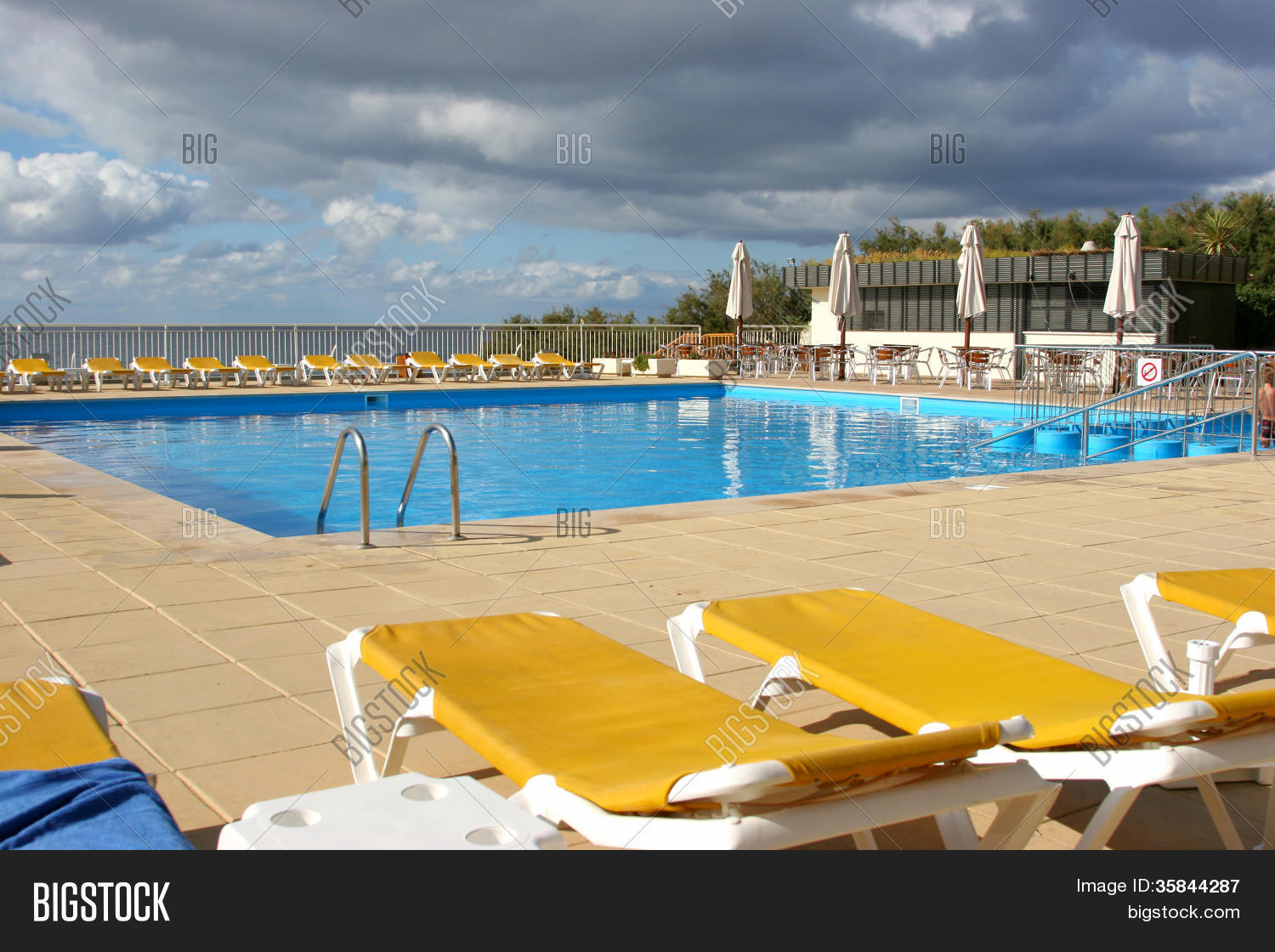 Pool View Sunbeds Image & Photo (Free Trial) | Bigstock