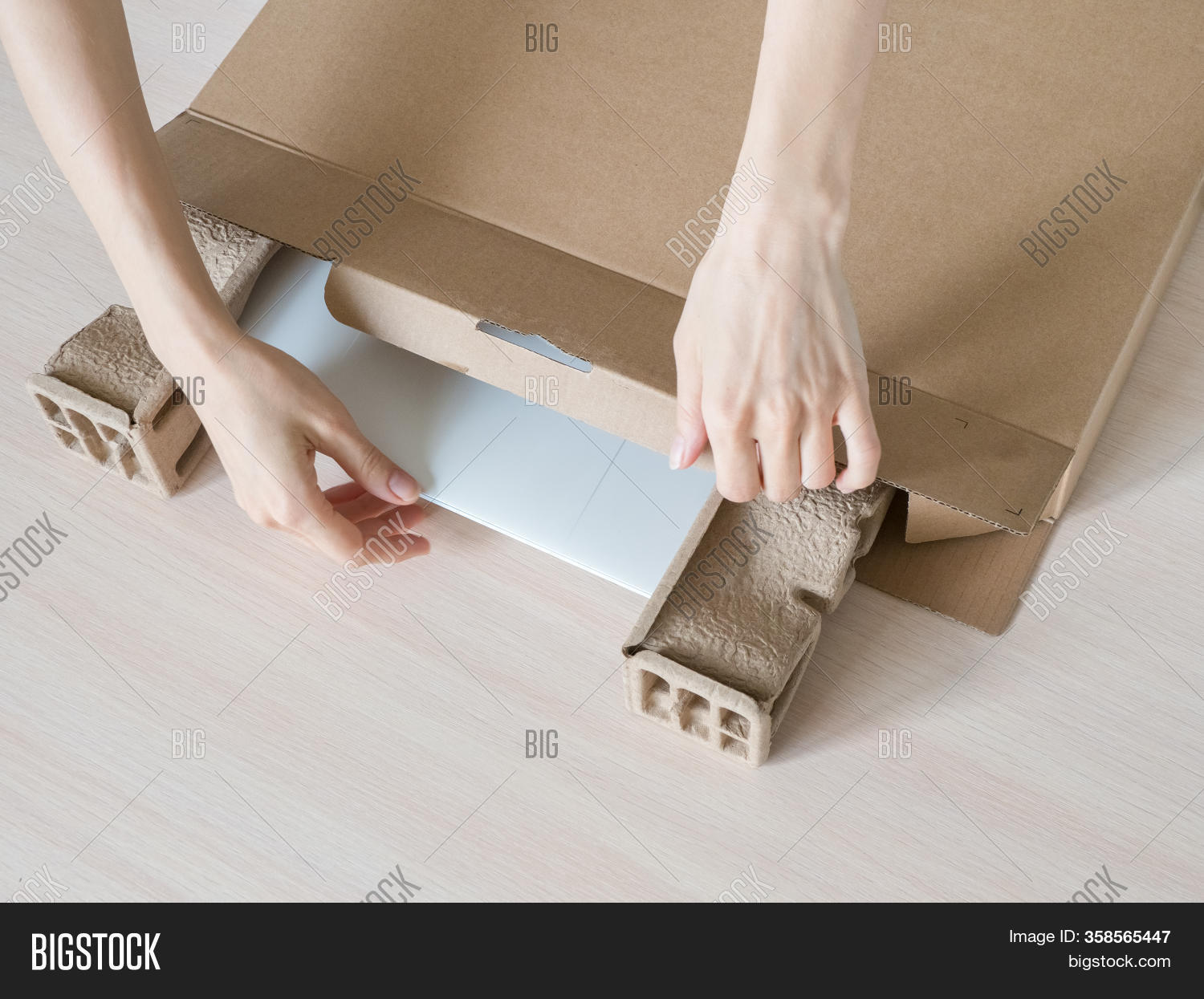 Unpacking New Laptop Image & Photo (Free Trial) | Bigstock