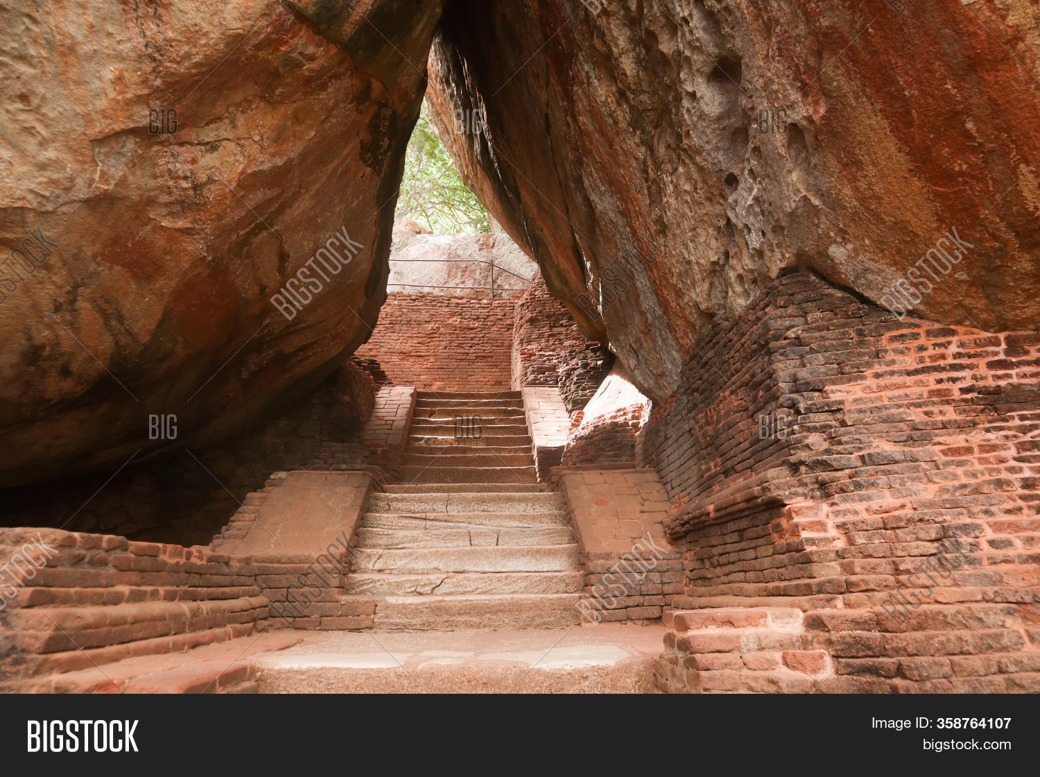 Sigiriya Sinhagiri Image & Photo (Free Trial) | Bigstock