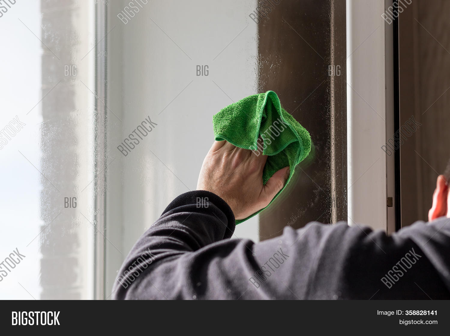 Cleaning Windows Image & Photo (Free Trial) | Bigstock
