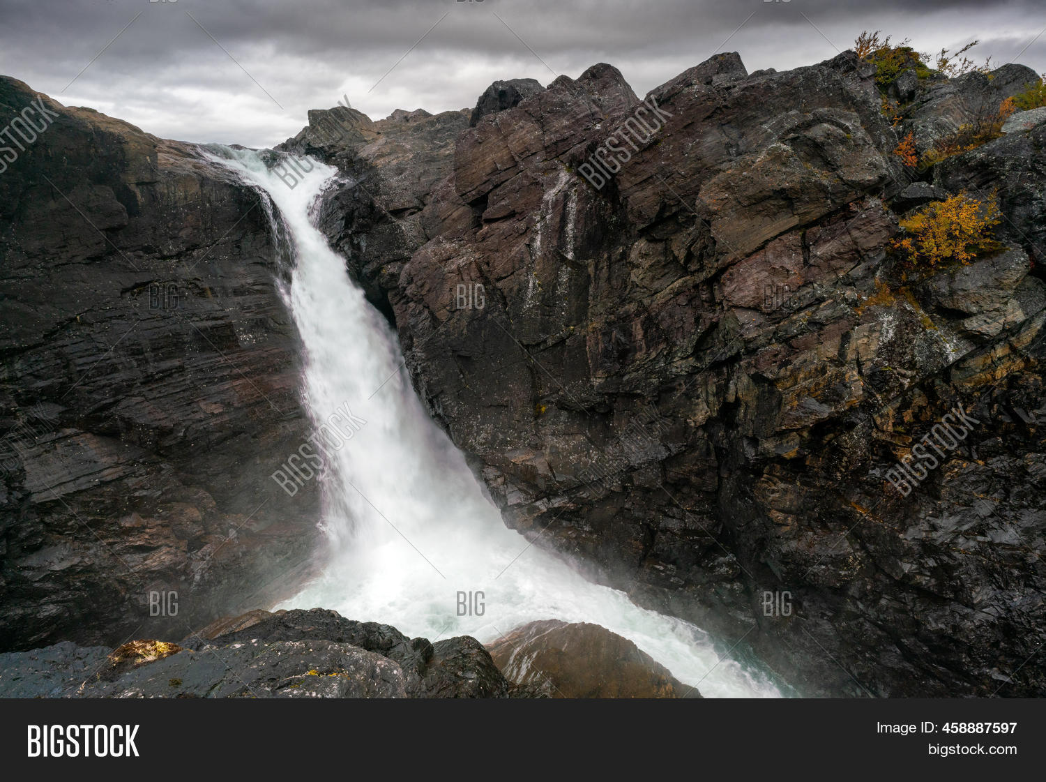 Mighty Scenic Image & Photo (Free Trial) | Bigstock