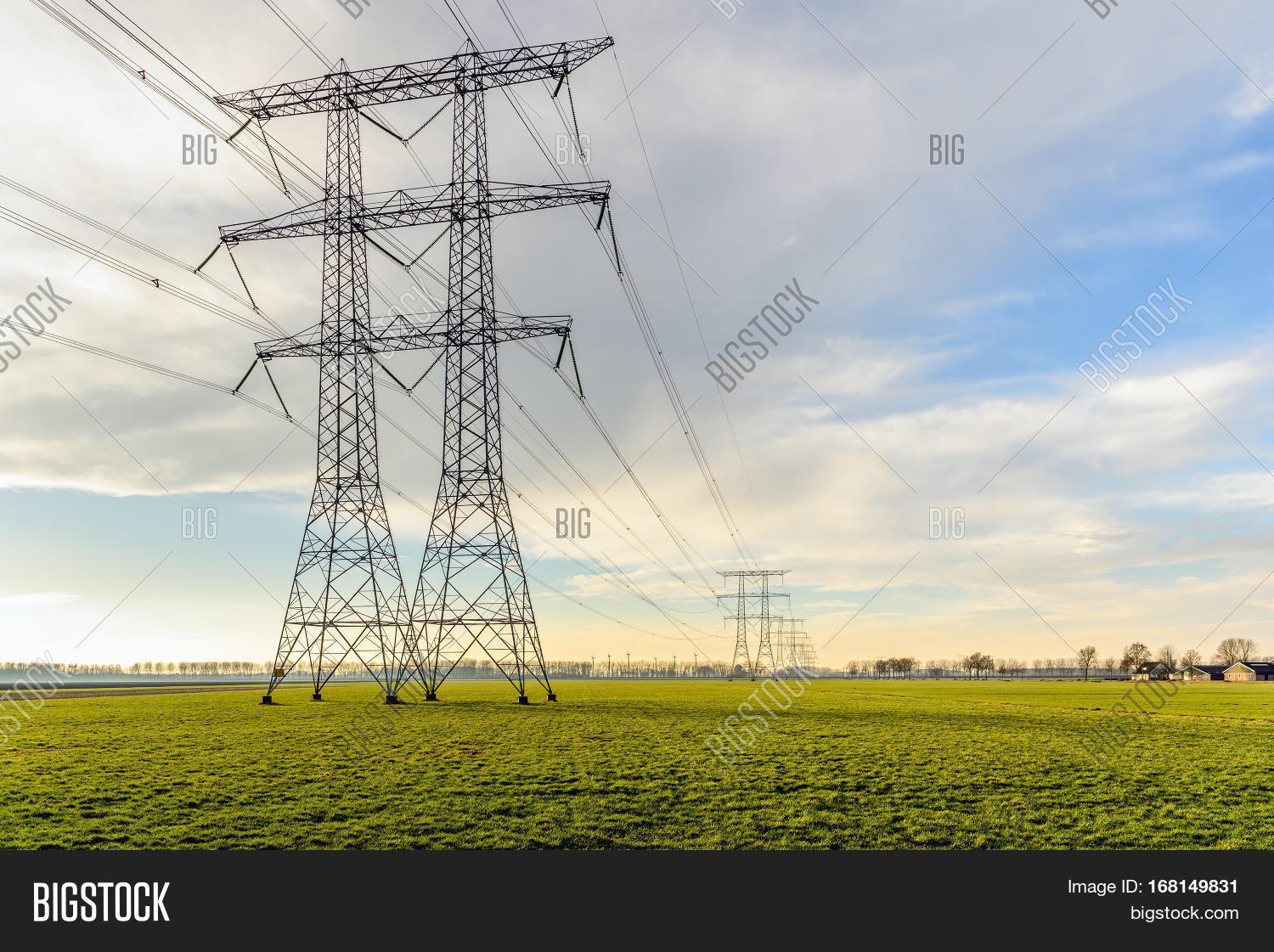 Power Pylons 이미지 및 사진(무료 체험) | Bigstock