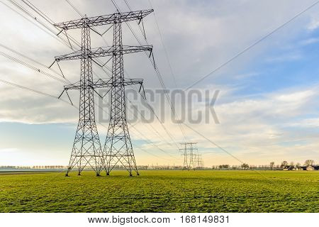 Power Pylons 이미지 및 사진(무료 체험) | Bigstock