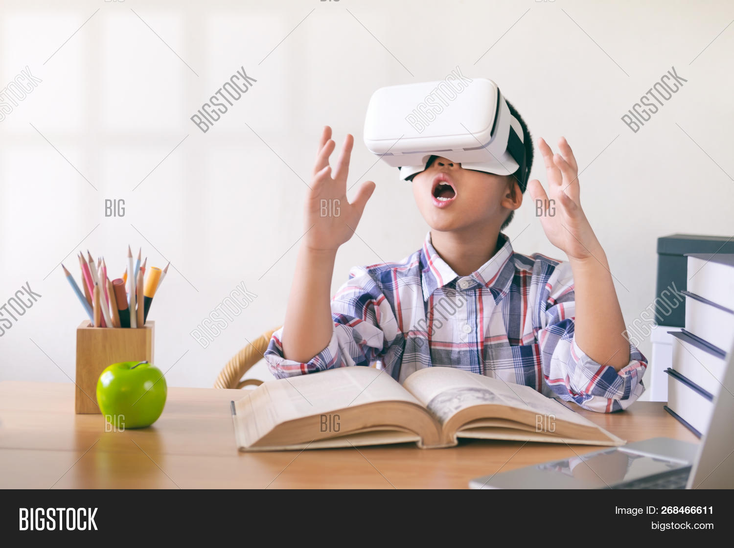 Young Boy Wearing Vr Image & Photo (Free Trial) | Bigstock
