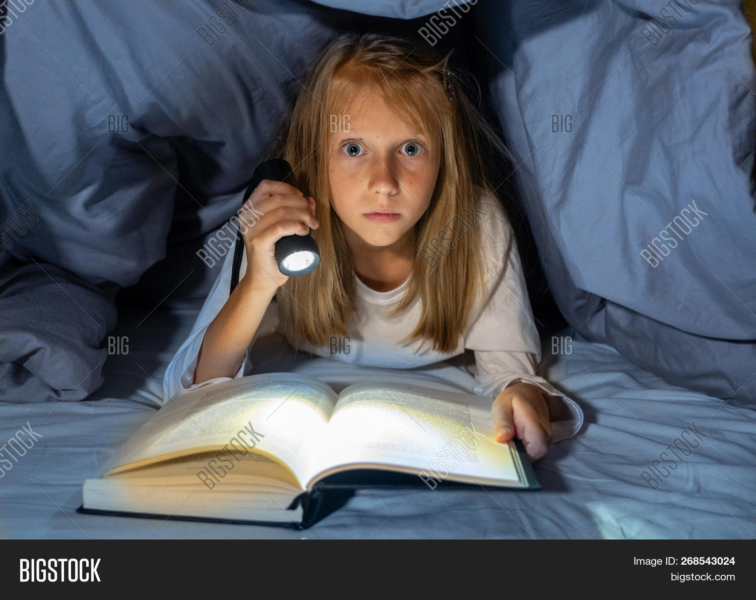 Scared Little Girl Image & Photo (Free Trial) | Bigstock