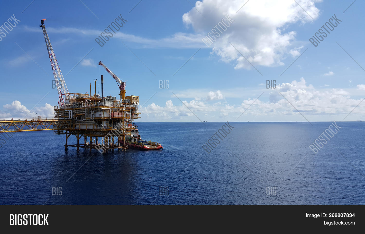 Supply Boat Transfer Image & Photo (Free Trial) | Bigstock