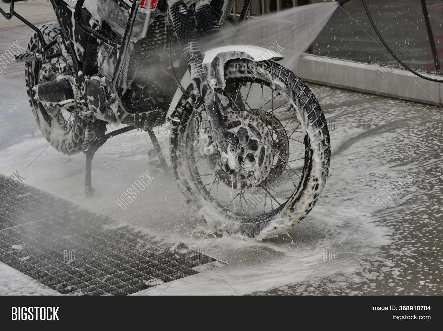 Motorcycle Washing Image & Photo (Free Trial) | Bigstock