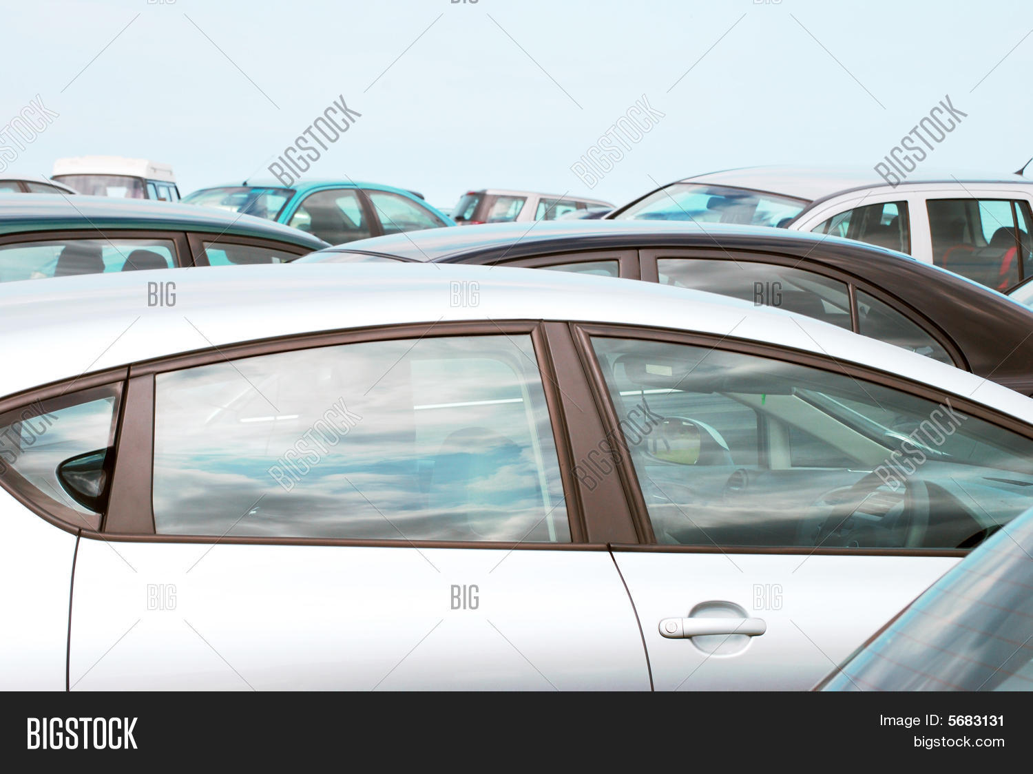 Crowded Car Park Image & Photo (Free Trial) | Bigstock