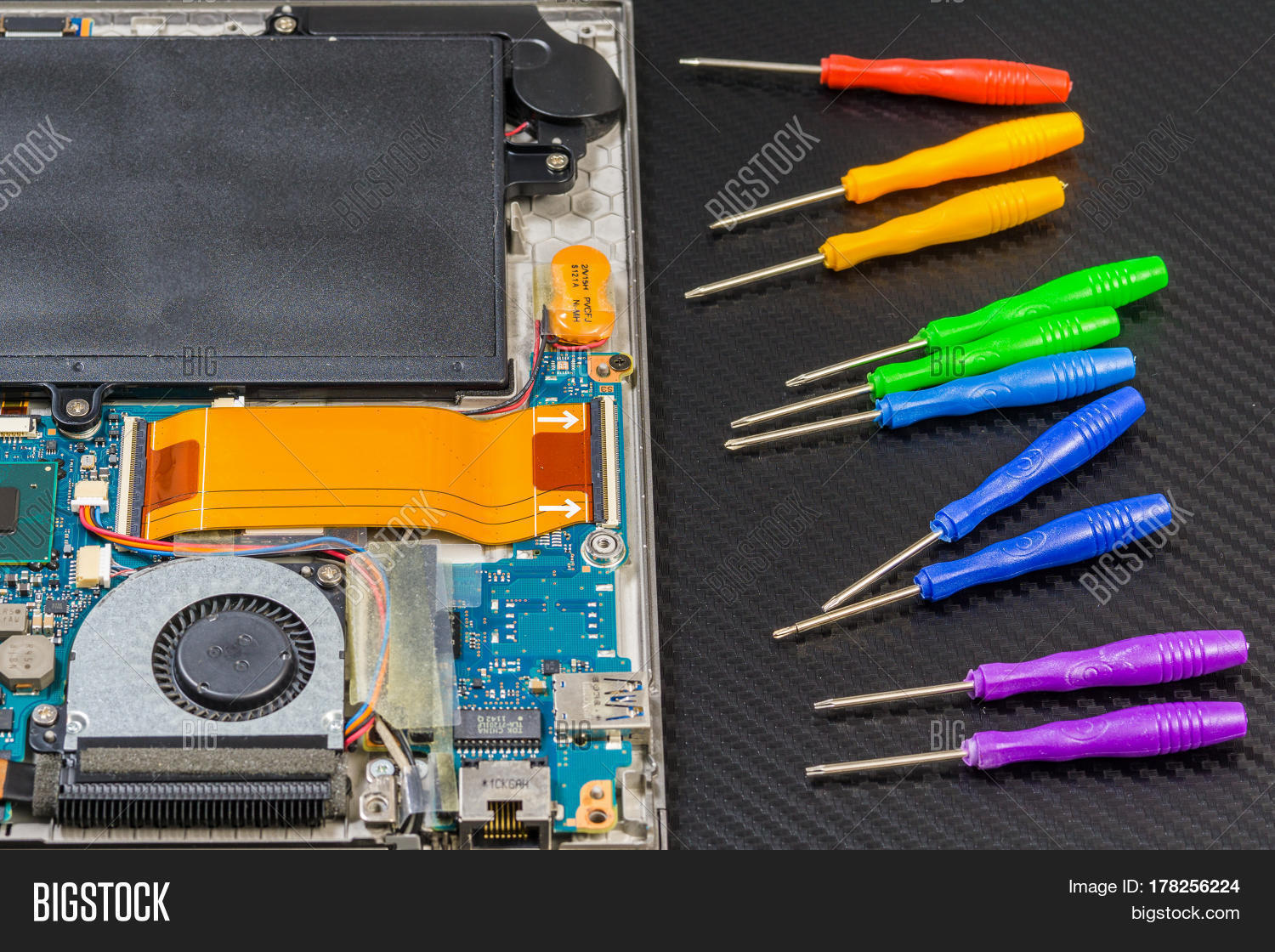 Disassembled Laptop Image & Photo (Free Trial) | Bigstock