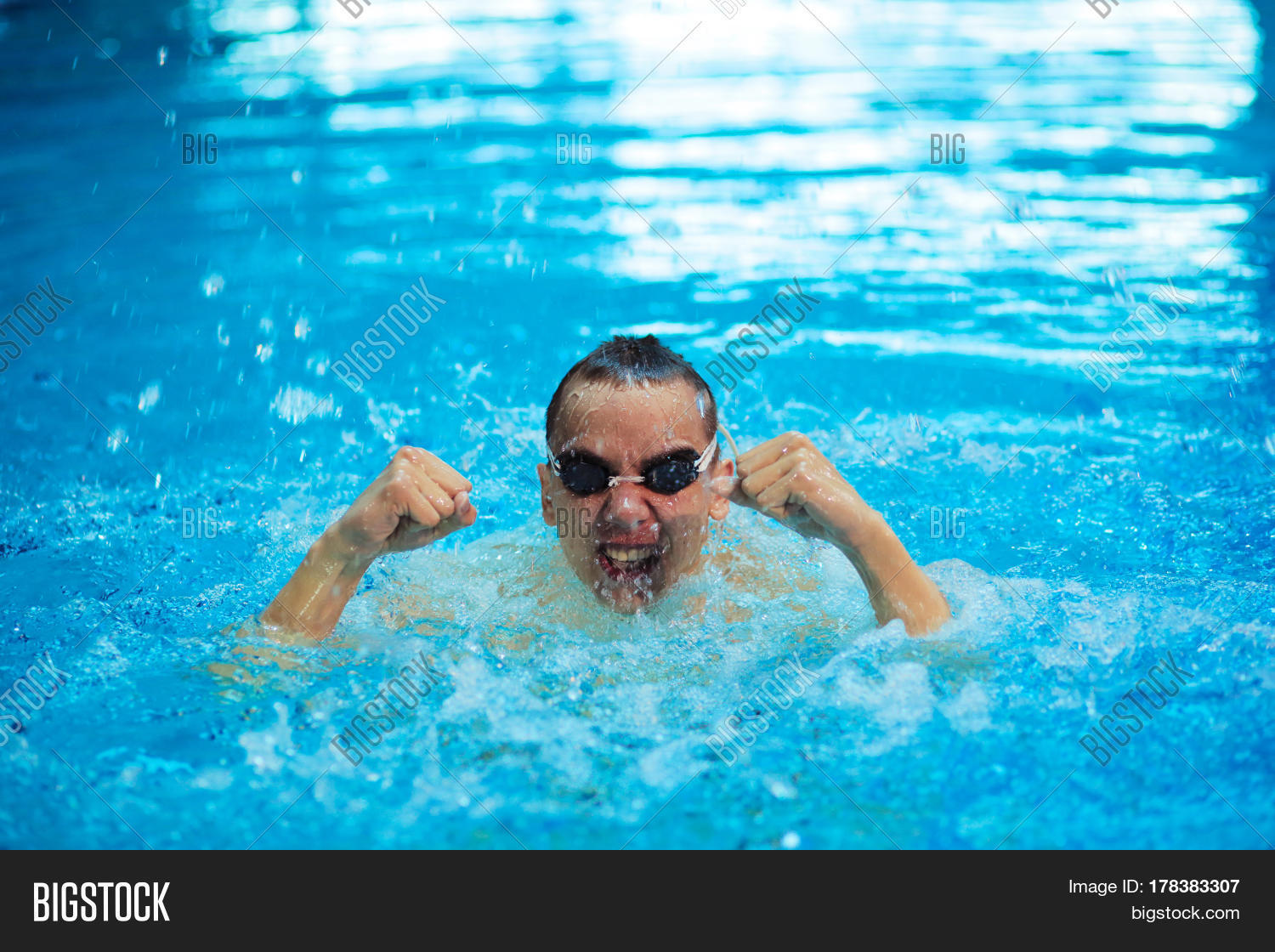Male Swimmer Swimming Image & Photo (Free Trial) | Bigstock