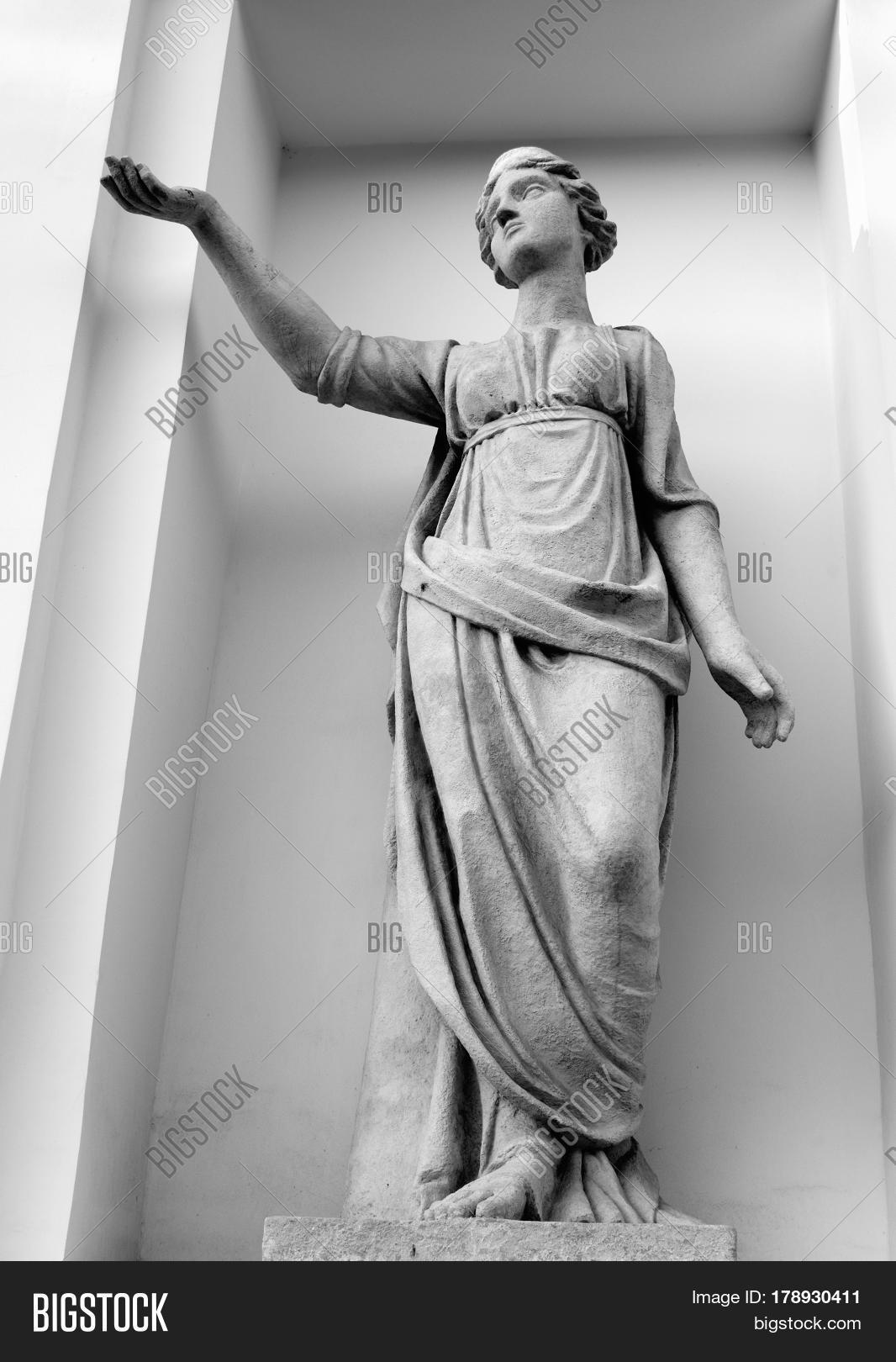 Statue Latona St. Image & Photo (Free Trial) | Bigstock