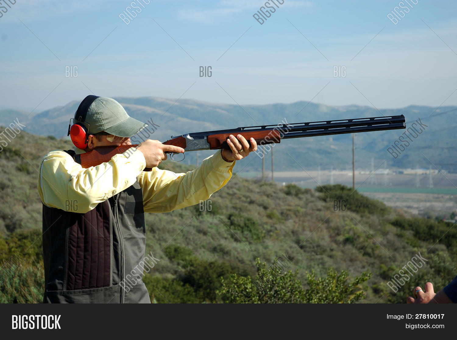 Man Shooting Shotgun Image & Photo (Free Trial) | Bigstock