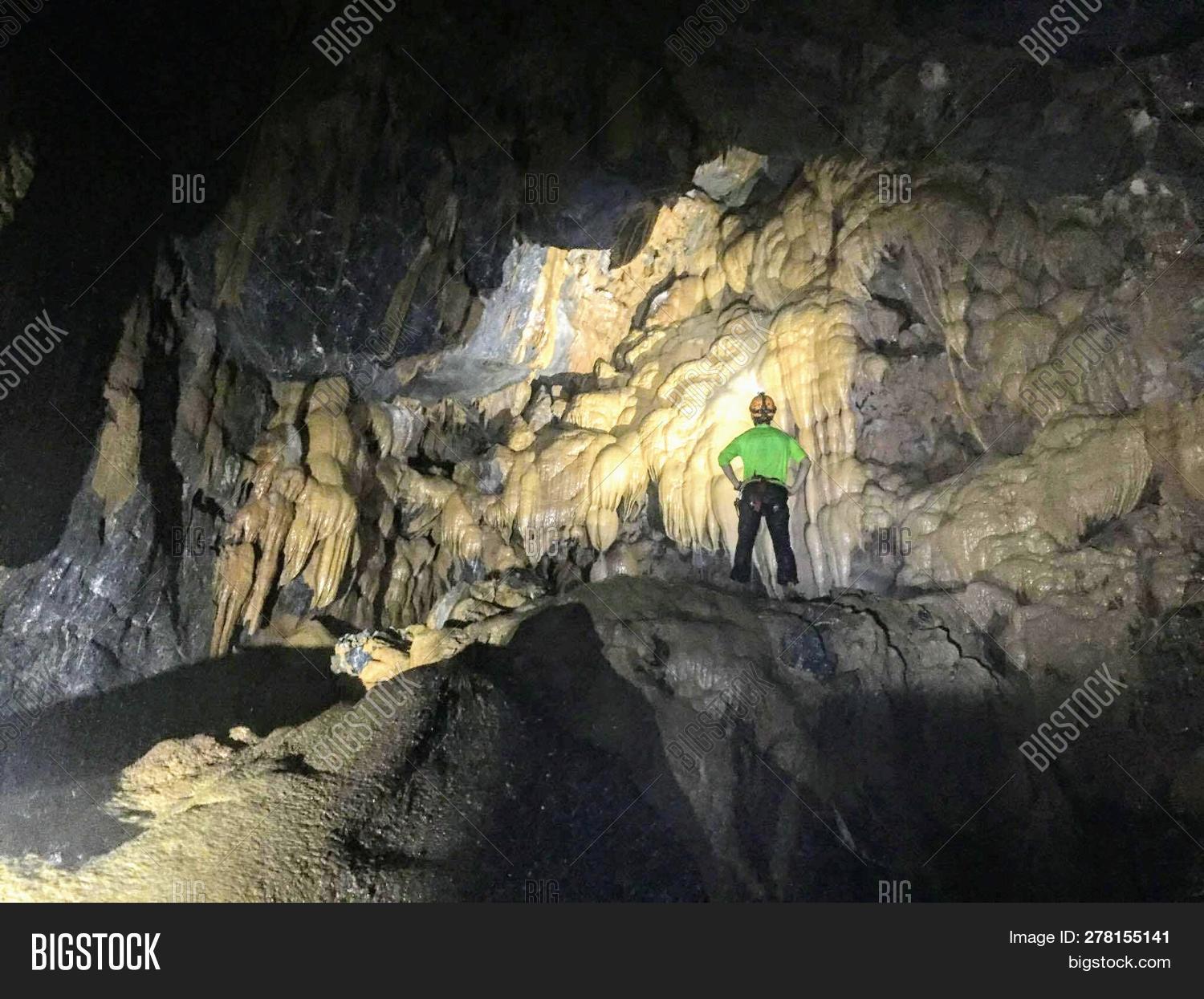 Hang Va Cave, Phong Image & Photo (Free Trial) | Bigstock