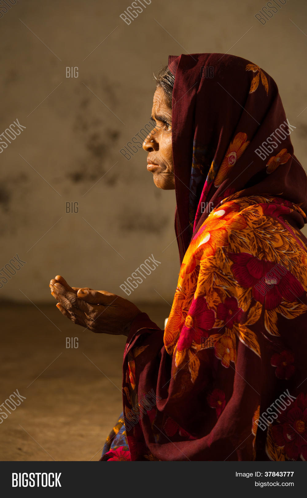 Poor Indian Female Image & Photo (Free Trial) | Bigstock
