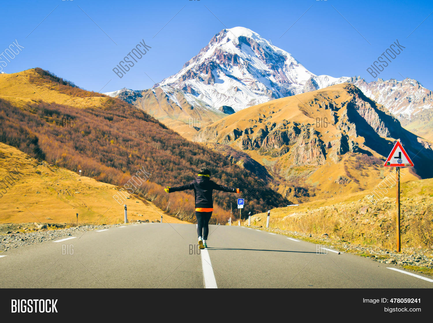 Female Hiker Run On Image & Photo (Free Trial) | Bigstock