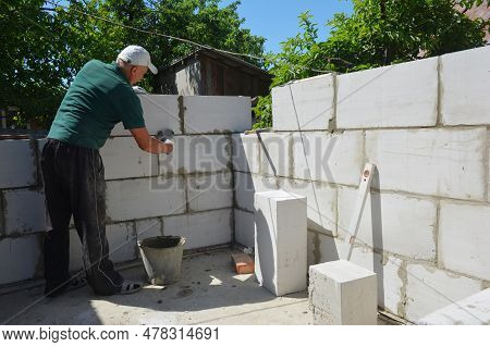 Building Contractor Image & Photo (Free Trial) | Bigstock